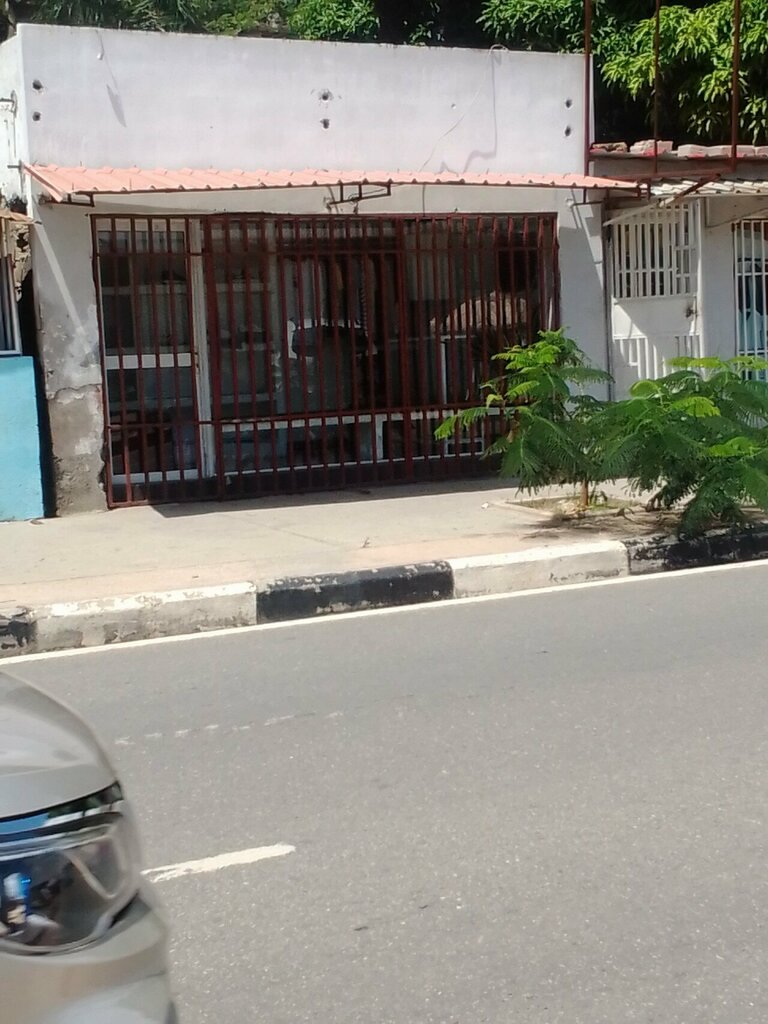 Mini-market Boutique, Loanda, foto