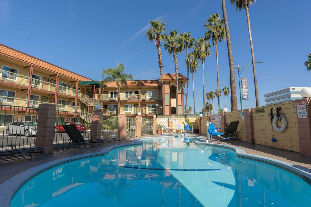 Otel Super 8 by Wyndham Anaheim/Disneyland Drive, Anaheim, foto