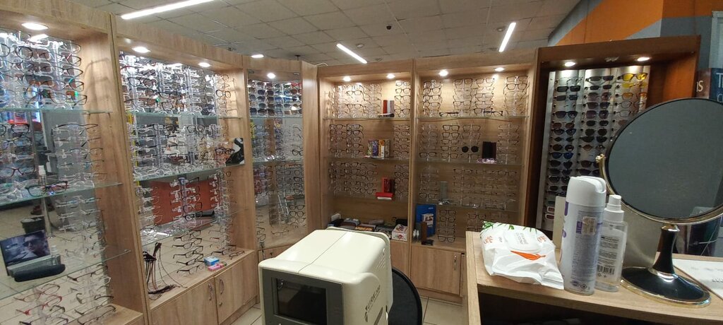 Optik Оптика у дома, Moskova, foto
