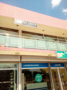 L&l Charme (Luanda, Avenida Dom Moisés Alves de Pinho), otel  Loanda'dan