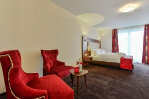 Abasto (Bavaria, Fürstenfeldbruck, Gemeinde Maisach, Max-Rappenglitz-Ring, 1), otel  Bavyera'dan