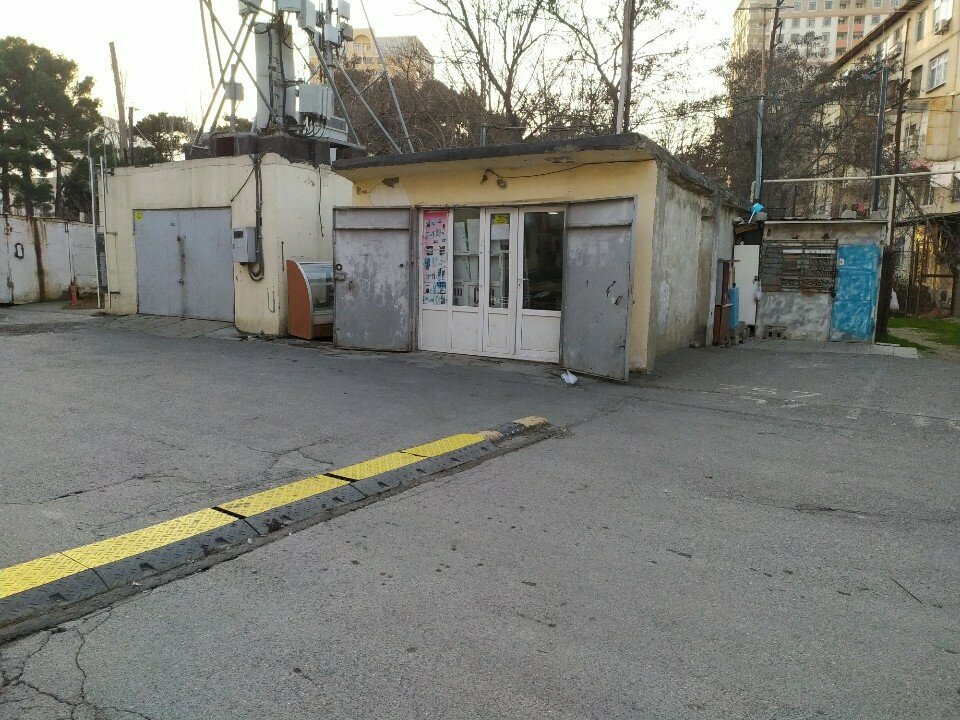 i̇nşaat konstrüksiyonları Plastik qapı pəncərə, Bakü, foto