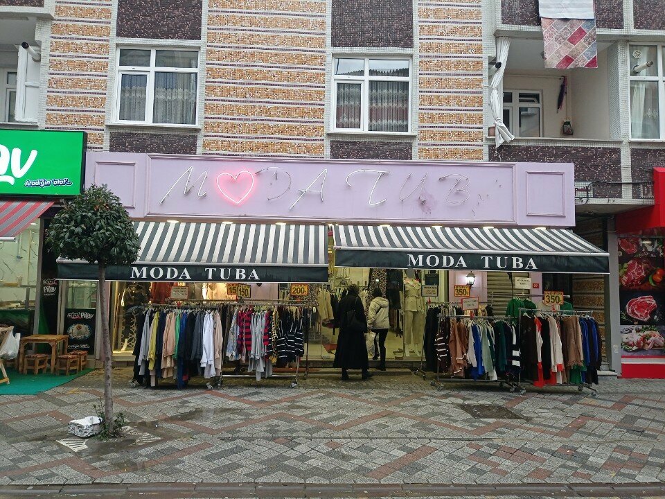 Giyim mağazası Moda Tuba, İstanbul, foto