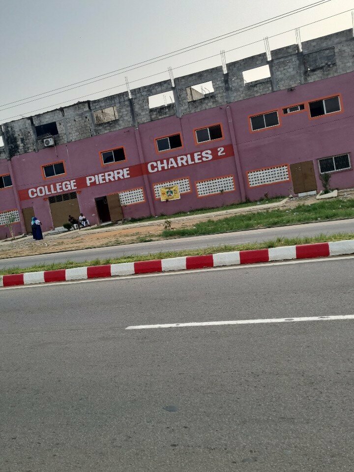 Yüksekokul Pierre Charles II College, Abican, foto