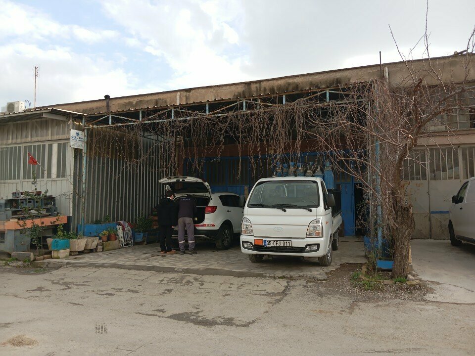 Sanayi kuruluşu Üçel Vinç, İzmir, foto