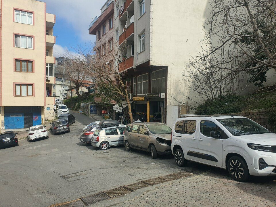 Otomobil servisi Demir Otomotiv, İstanbul, foto