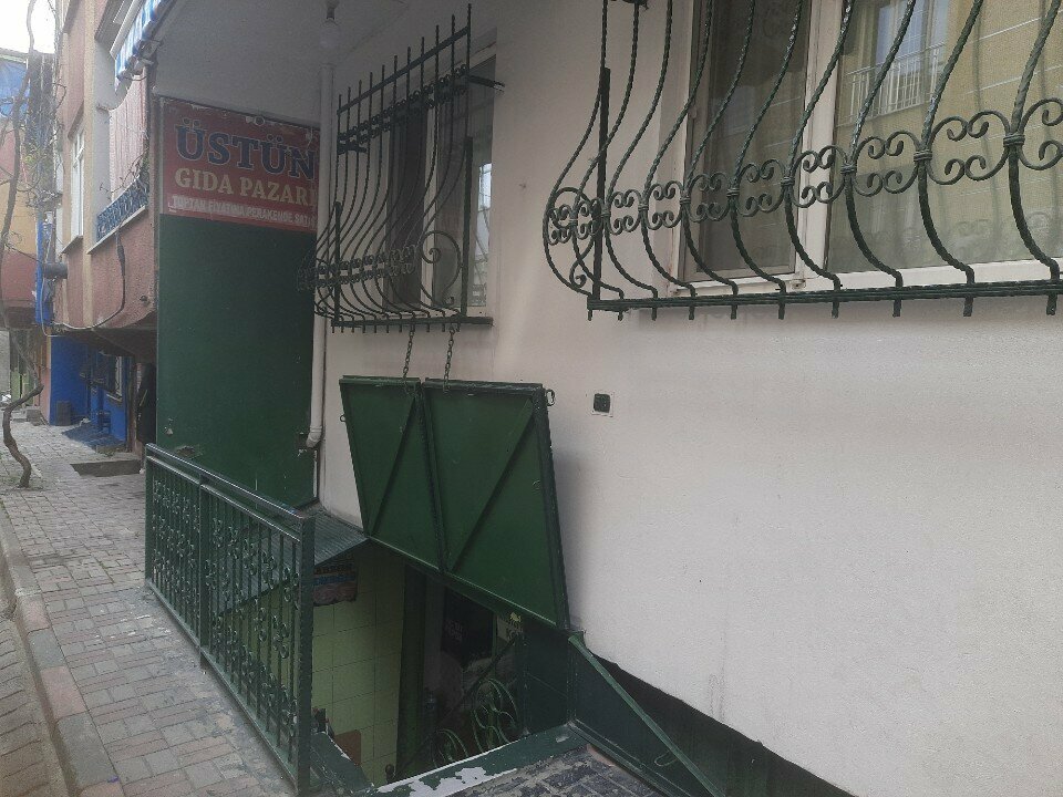 Market Üstün Gıda Pazarı, İstanbul, foto