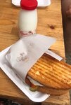 Hacıoğlu Aşkın Tost Evi (Fevzipaşa-Vehbibey Mah., Atatürk Blv. 2. Sok., No:1, Ayvalık, Balıkesir), fast food  Ayvalık'tan
