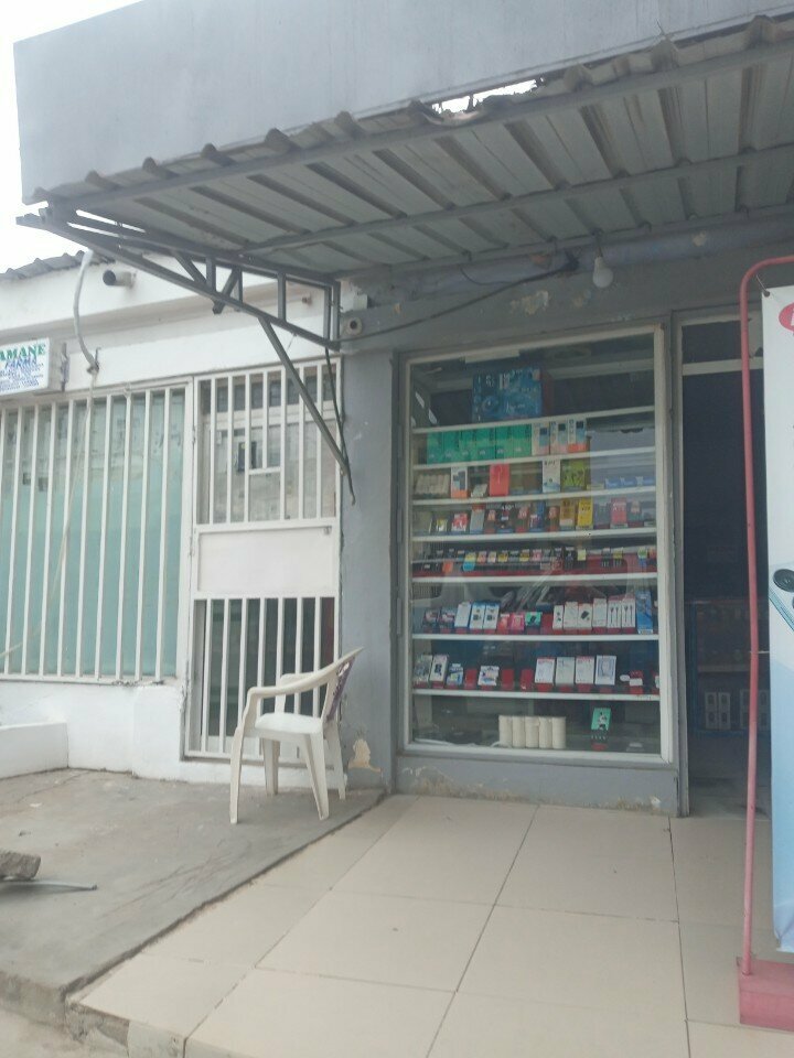 Elektronik eşya mağazaları Loja, Loanda, foto