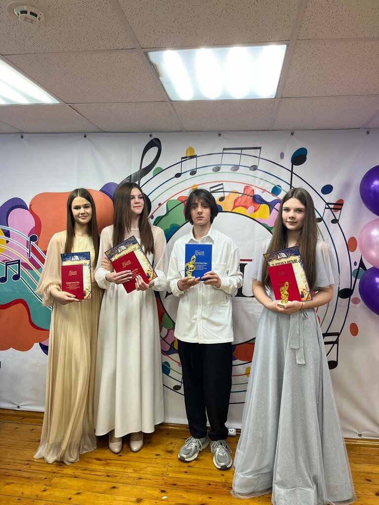 Müzik okulları ve konservatuarlar Zaozerskaya Detskaya Muzykalnaya shkola № 1, Zaozersk, foto