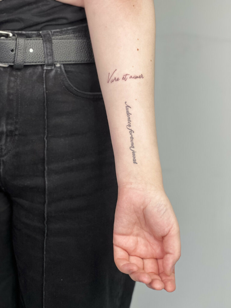 Dövmeciler Hide tattoo & piercing, Moskova, foto