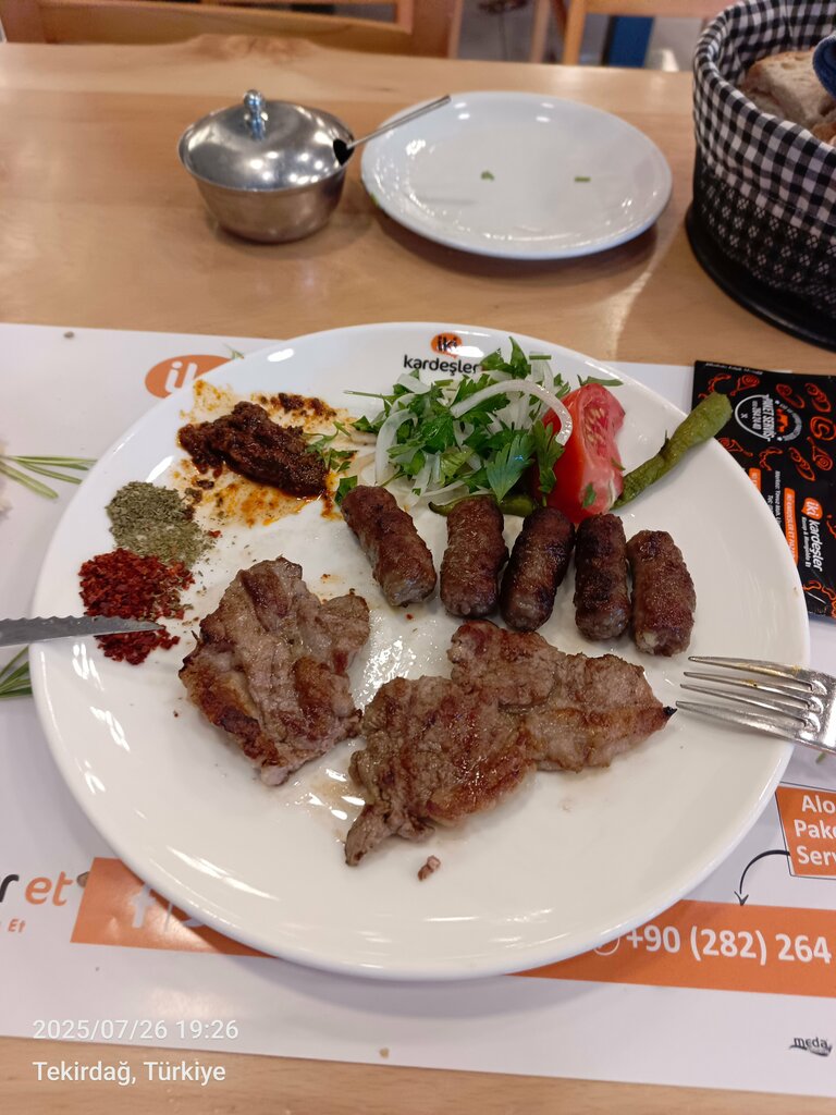 Kasap, şarküteri İki Kardeşler Kasap ve Mangalda Et, Süleymanpaşa, foto