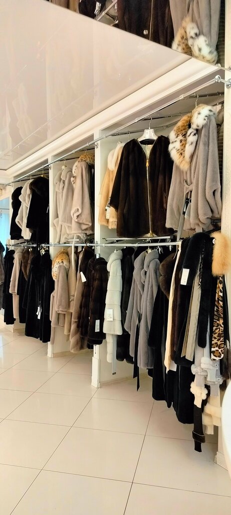 Kürk ve deri giyim mağazaları Mekhovoy salon Avgust, Tiumen, foto