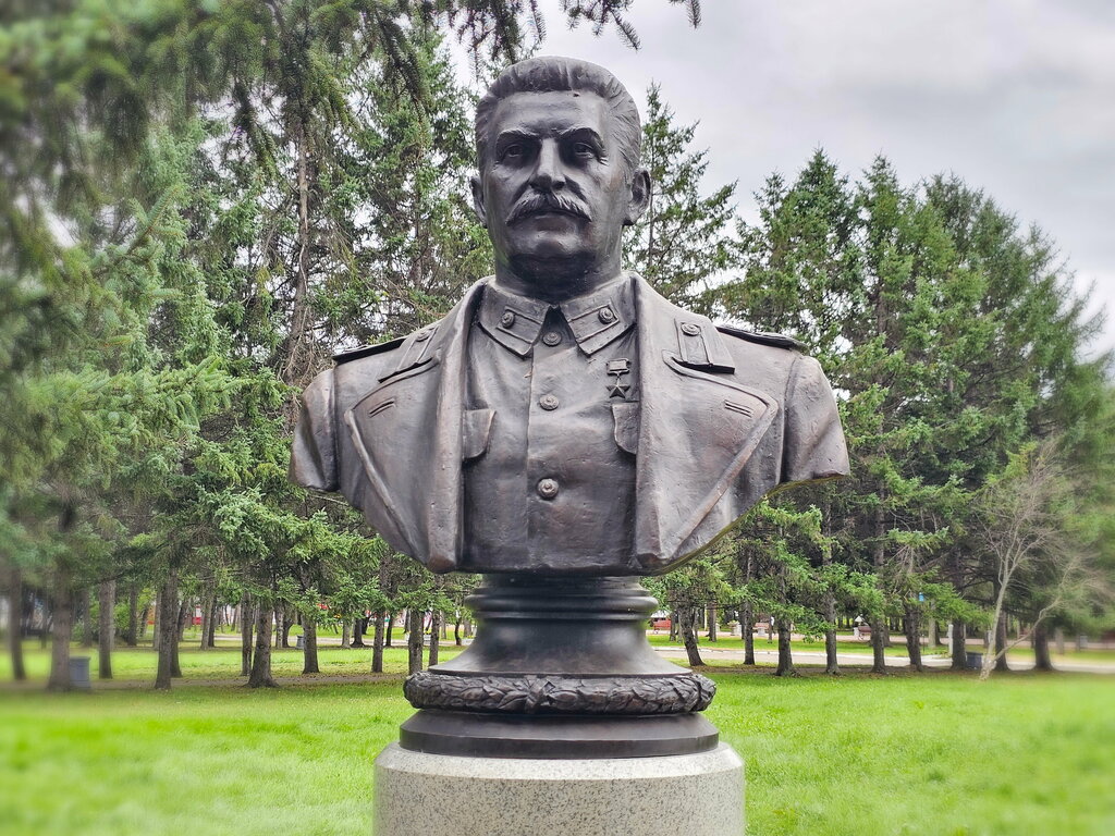 Turistik yerler Аллея маршалов Победы, Komsomolsk‑at‑Amur, foto