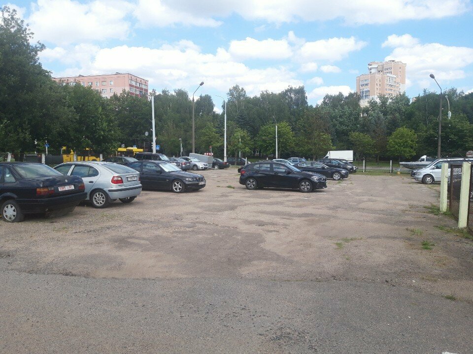 Garajlar Avtostoyanka Gsk Dokom, Minsk, foto