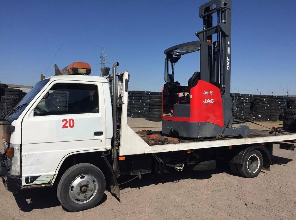 Çekici hizmeti Quality Tow Truck, Karağandı eyaleti, foto