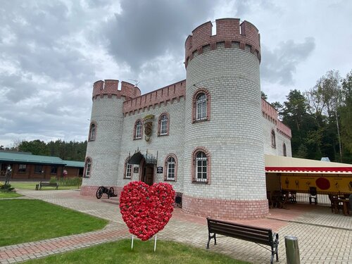 Restoran Lyubuzhsky Castle, Mogiliovskaya oblastı, foto