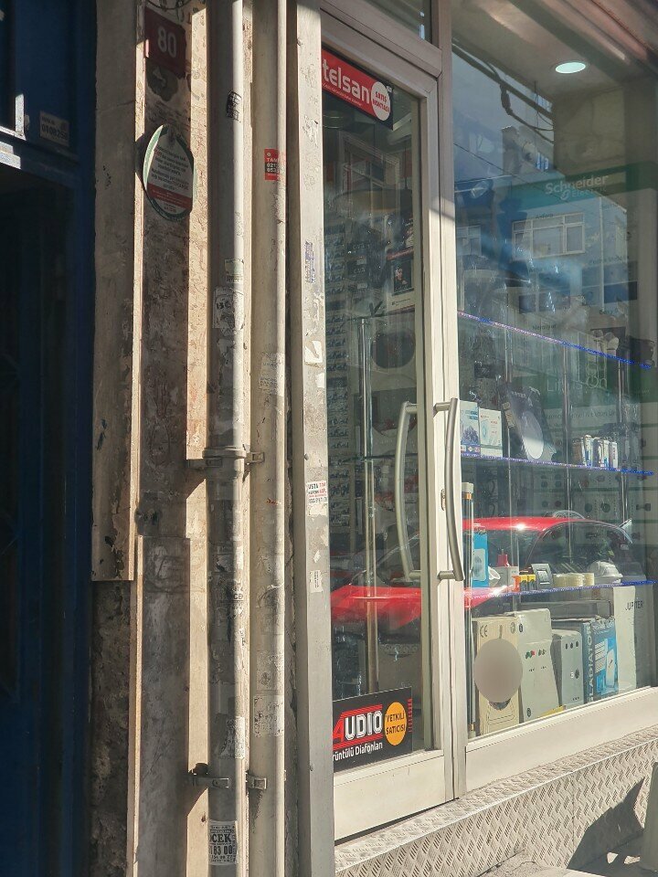 Elektrik ve elektrikli ürün mağazası İstek Elektrik, İstanbul, foto