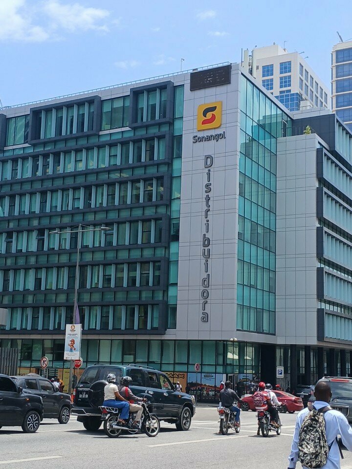 Petrol ve gaz firması Sonangol Distribuidora, Loanda, foto