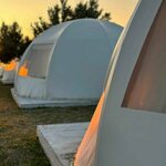 Глэмпинг Евпатория (Симферопольское шоссе No:41), kamp alanları  Yevpatorya'dan