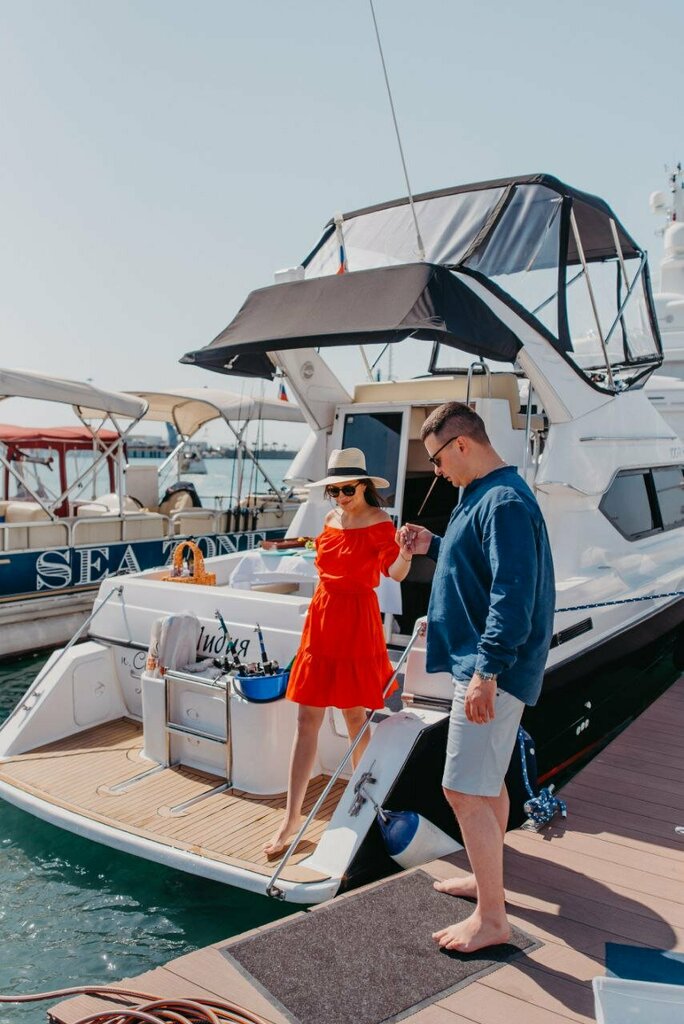 Tekne, yat, gemi kiralama Rent Yachts in Sochi, Soçi, foto