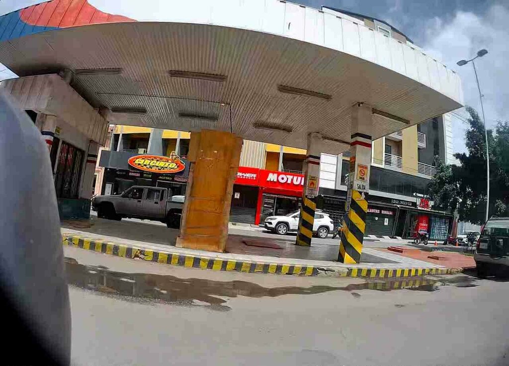 Benzin istasyonu Gas Station, Cochabamba, foto