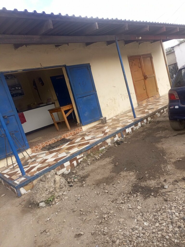 Otomobil yedek parçaları Pin Auto Spares, Lusaka, foto