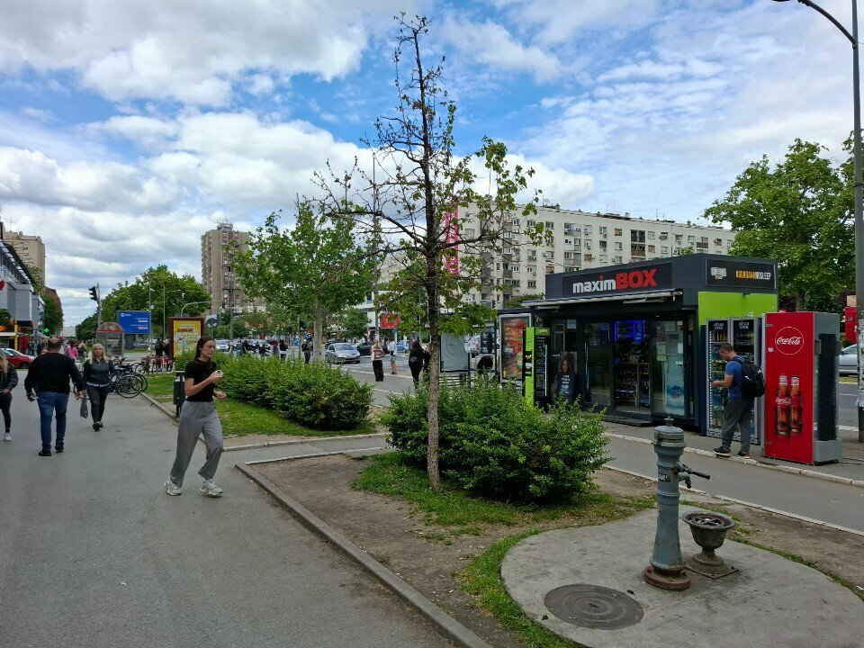 Gazete bayi Maxim Box, Novi Sad, foto