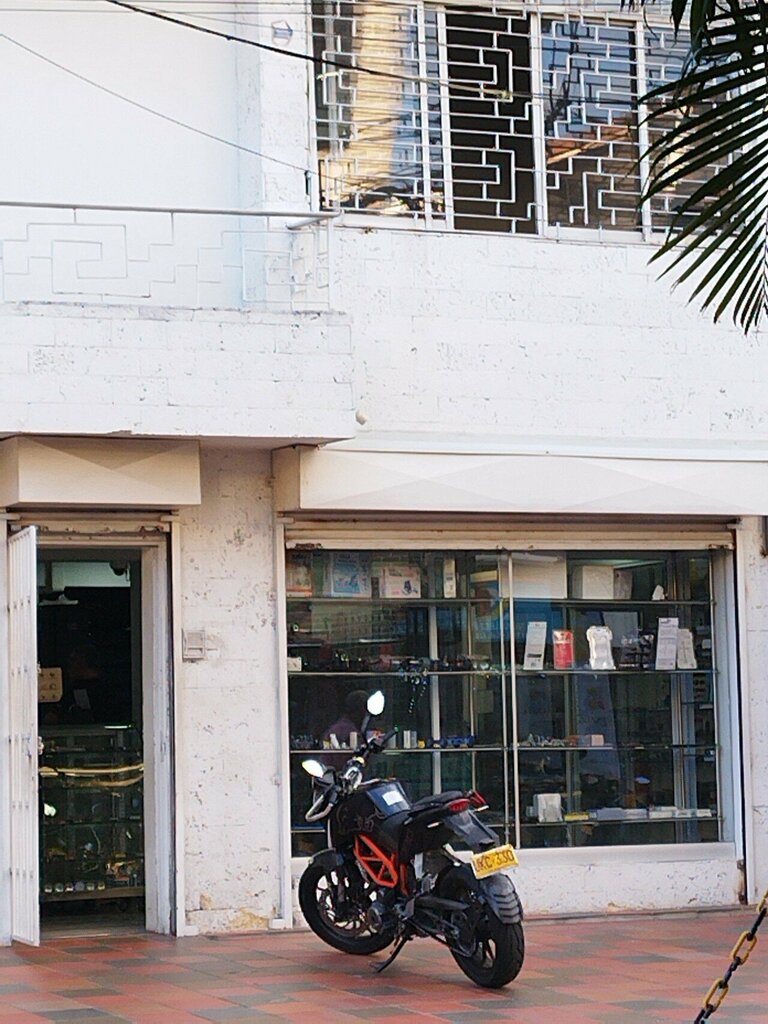 Mini-market Didacticas Electronicas, Electronicas I+d, Medellin, foto