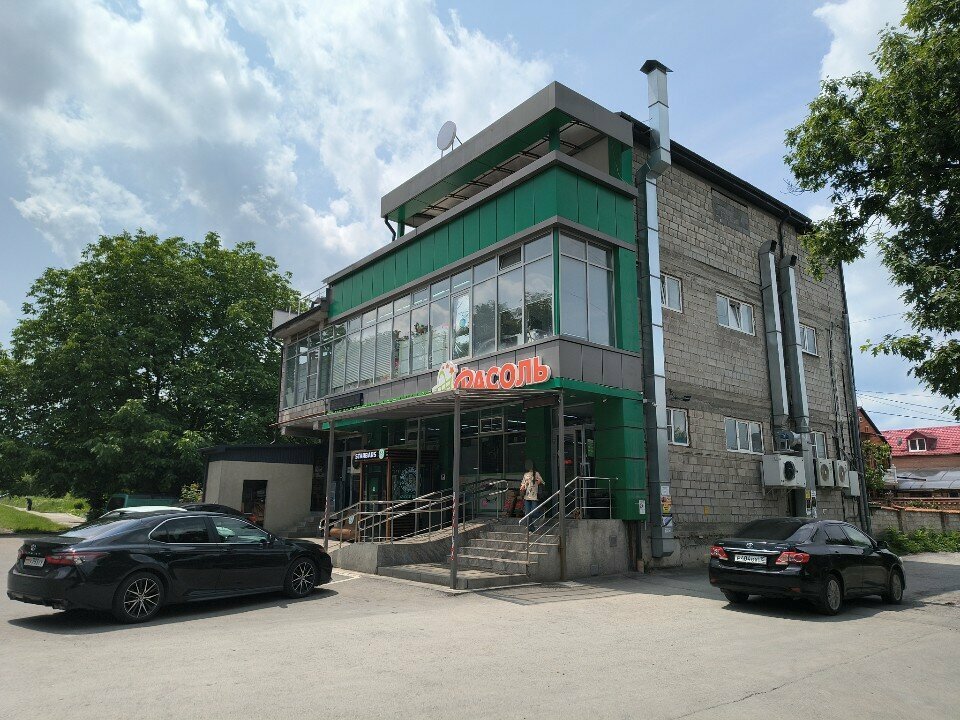 Alışveriş merkezleri Иристон, Vladikavkaz, foto