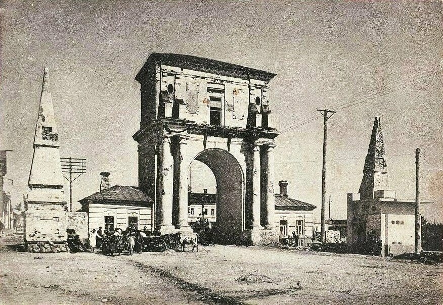 Turistik yerler Обелиск Московской заставы западный, Kaluga, foto