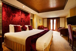 Best Western Plus Grim's Dyke Hotel (England, Royal County of Berkshire, Borough of Reading, Park Ward, Reading Old Cemetery), otel  Londra'dan