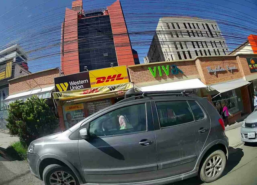 Kargo firmaları DHL, La Paz, foto