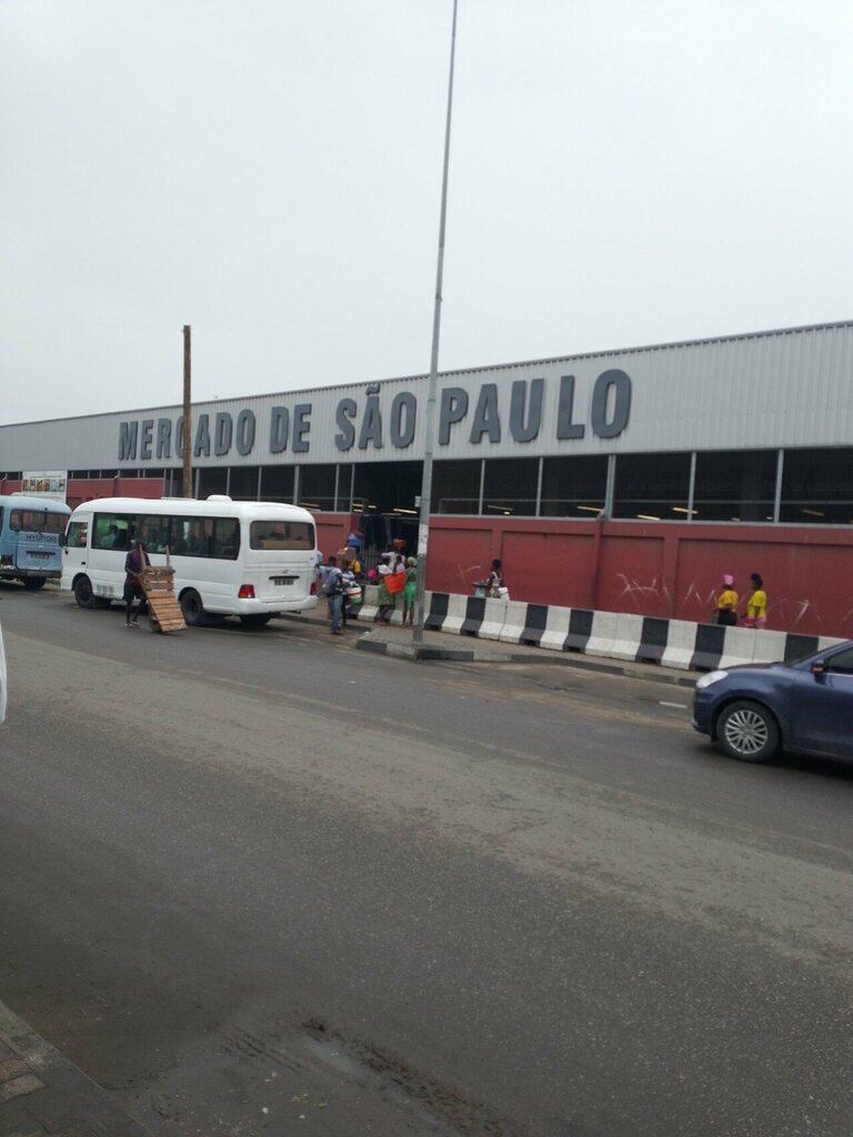 Gıda pazarı Mercado S. Paulo, Loanda, foto