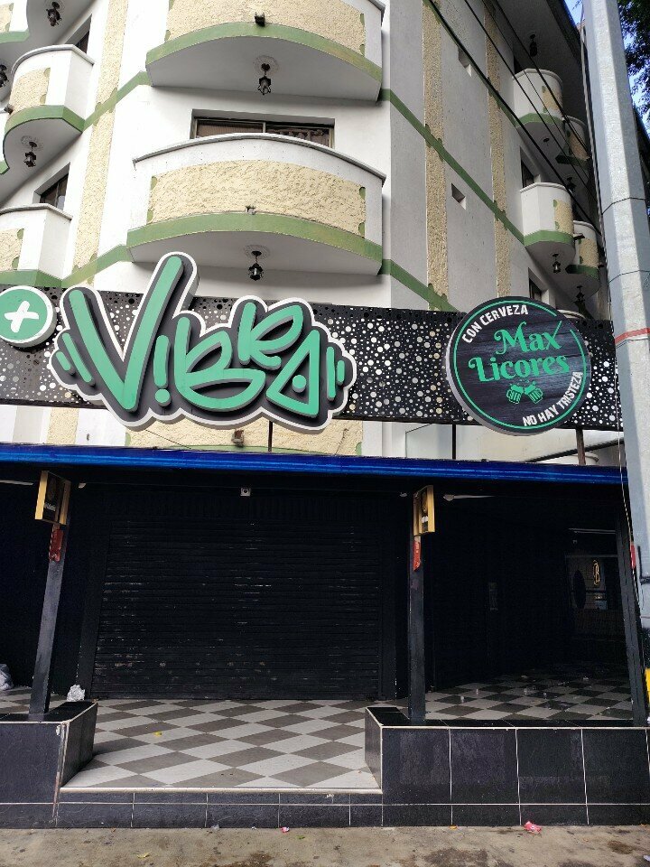 Bar Vibra Max Licores, Medellin, foto