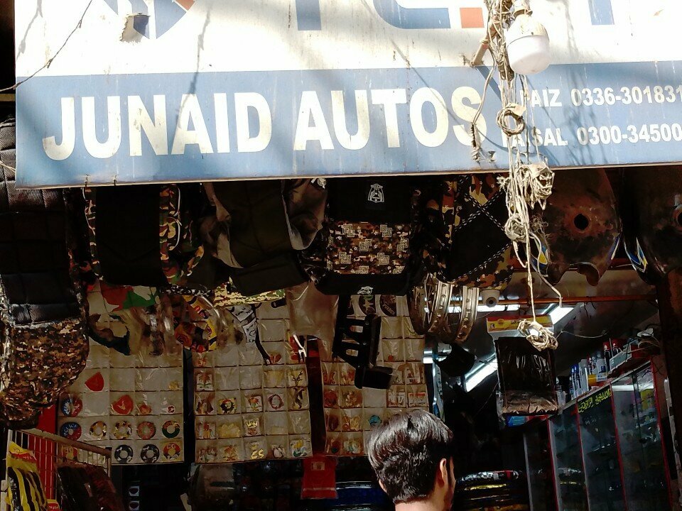Otomobil yedek parçaları Junaid, Karaçi, foto