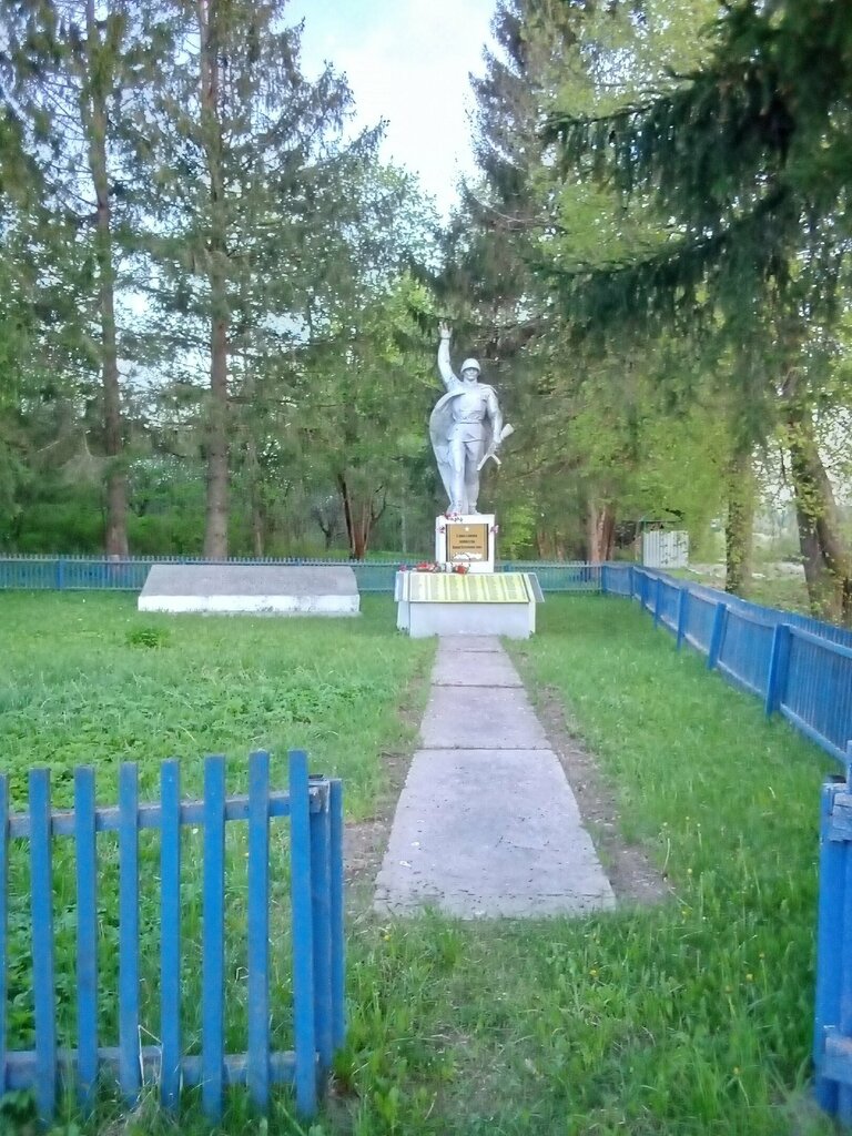 Anıt, heykel Братская могила, Pskovskaya oblastı, foto