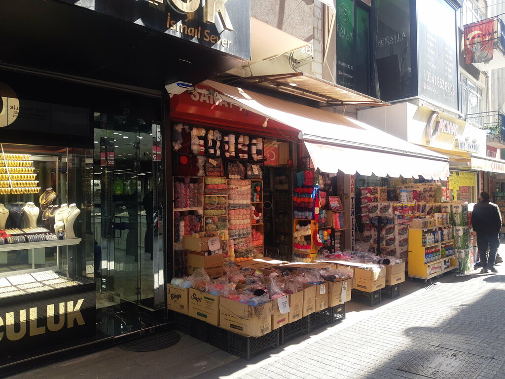 Tuhafiyeler Sanat Yün Tuhafiye, İstanbul, foto