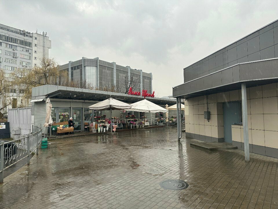 Çiçek pazarı Flower Alley, Gomel, foto