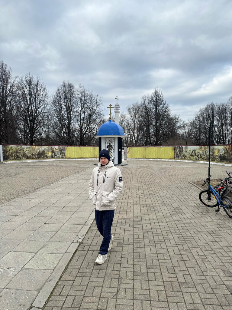 Şapel, haç anıtı Часовня в честь всех, отдавших жизнь за Отечество, Dorogobuj, foto