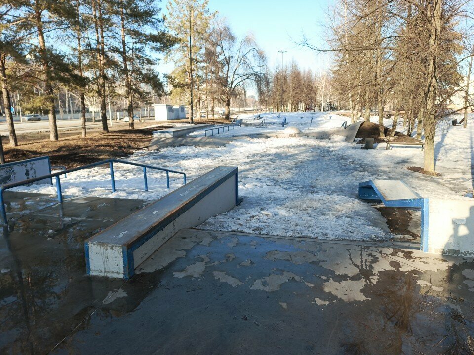 Kaykay parkı Скейт-плаза бетонная, Naberejniye Çelny (Yar Çallı), foto
