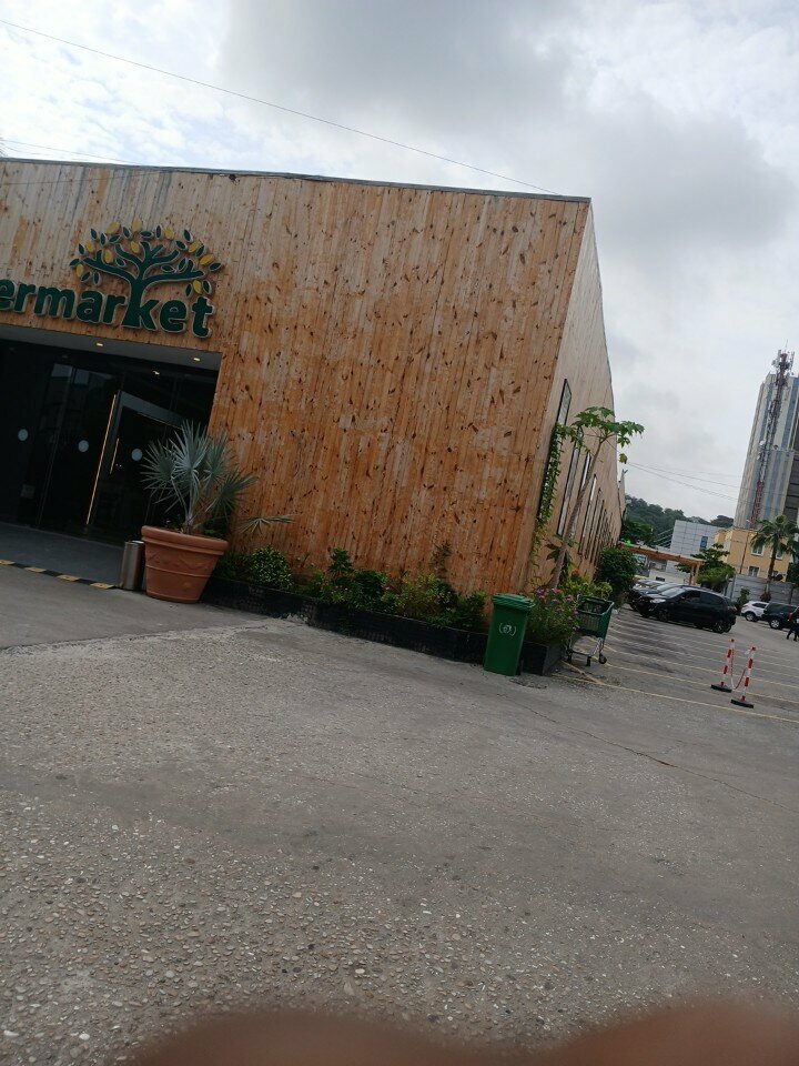 Süpermarket Intermarket, Loanda, foto