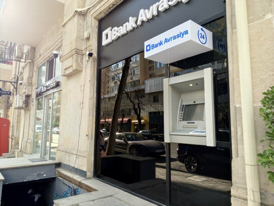 ATM'ler Bank Avrasiya, Bakü, foto