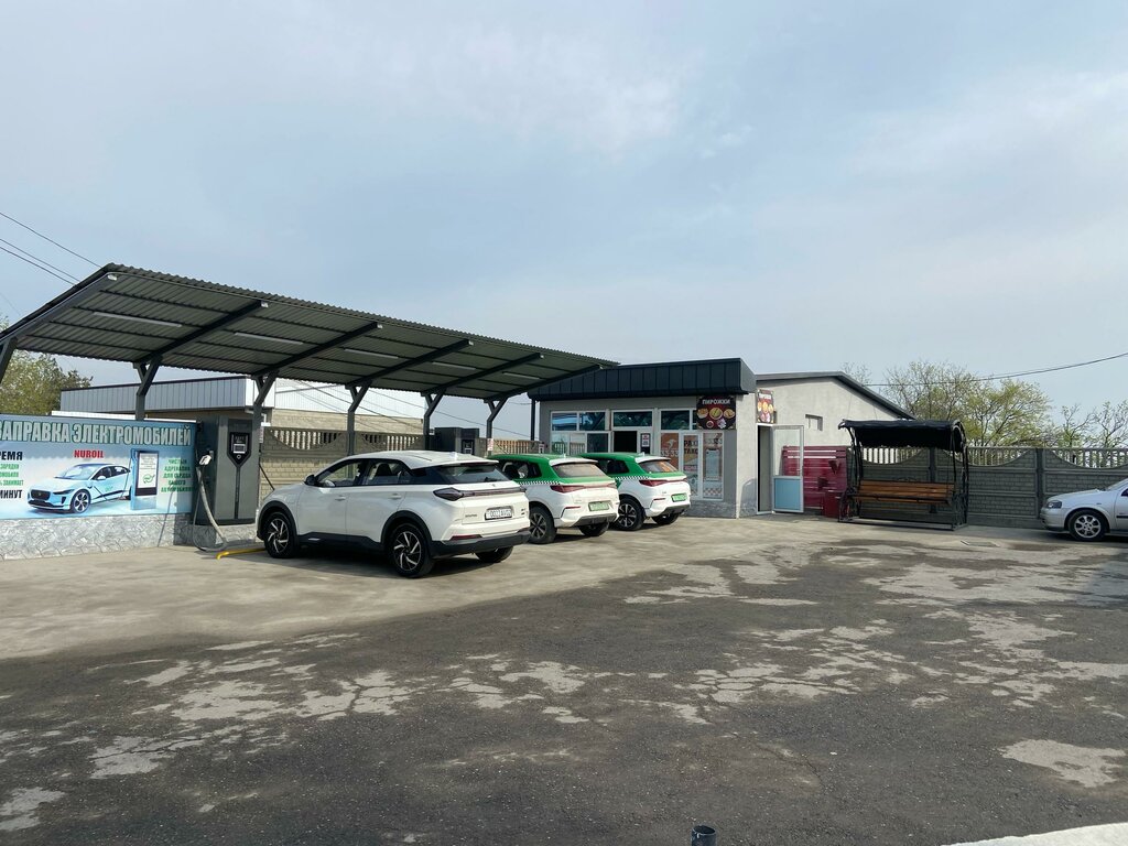 Elektrikli oto şarj istasyonları Nuroil, İsfere, foto