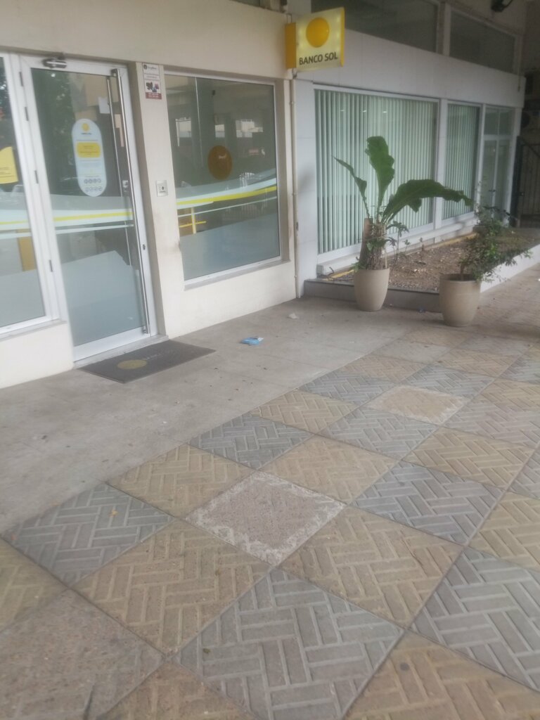 Banka Banco sol, Loanda, foto