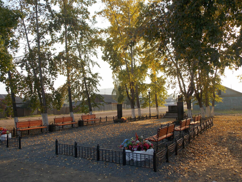 Anıt, heykel Воинам-победителям, Bratsk, foto