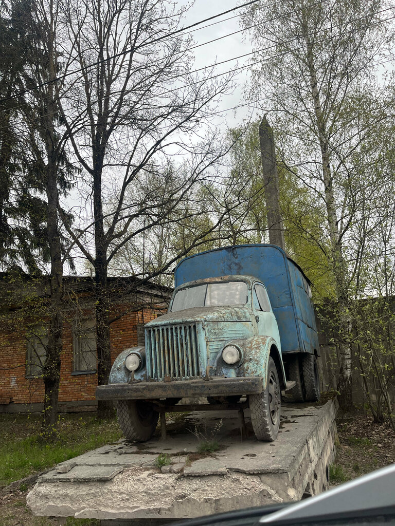 Teknoloji anıtı Почтовый автомобиль ГАЗ-51, Pskov, foto