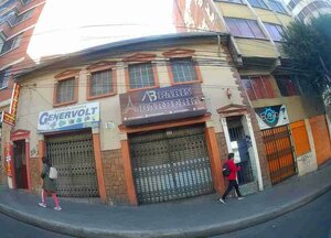 Paris Barber (Department of La Paz, Provincia Murillo, La Paz, Centro, San Sebastian, Calle General Torrelio, 372), berberler  La Paz'dan