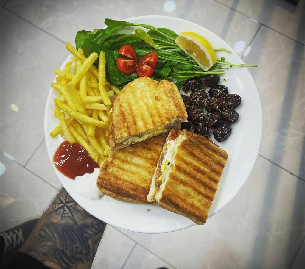 Fast food Merter Çiçek Büfe Fast Food & Cafe, İstanbul, foto