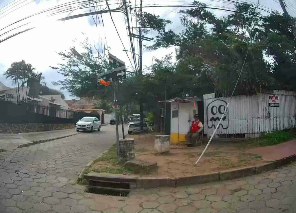 Geçiş noktaları, güvenlik kontrol alanı Security Post, Santa‑Krus, foto